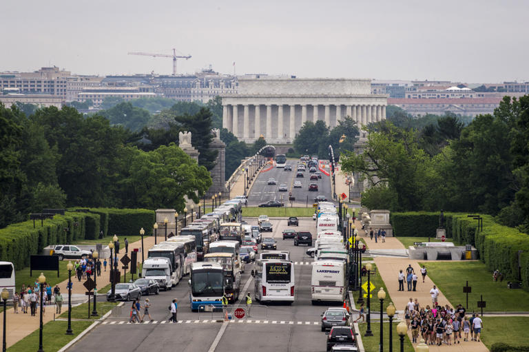 Trump eyes a triumphal arch to mark America’s 250th anniversary