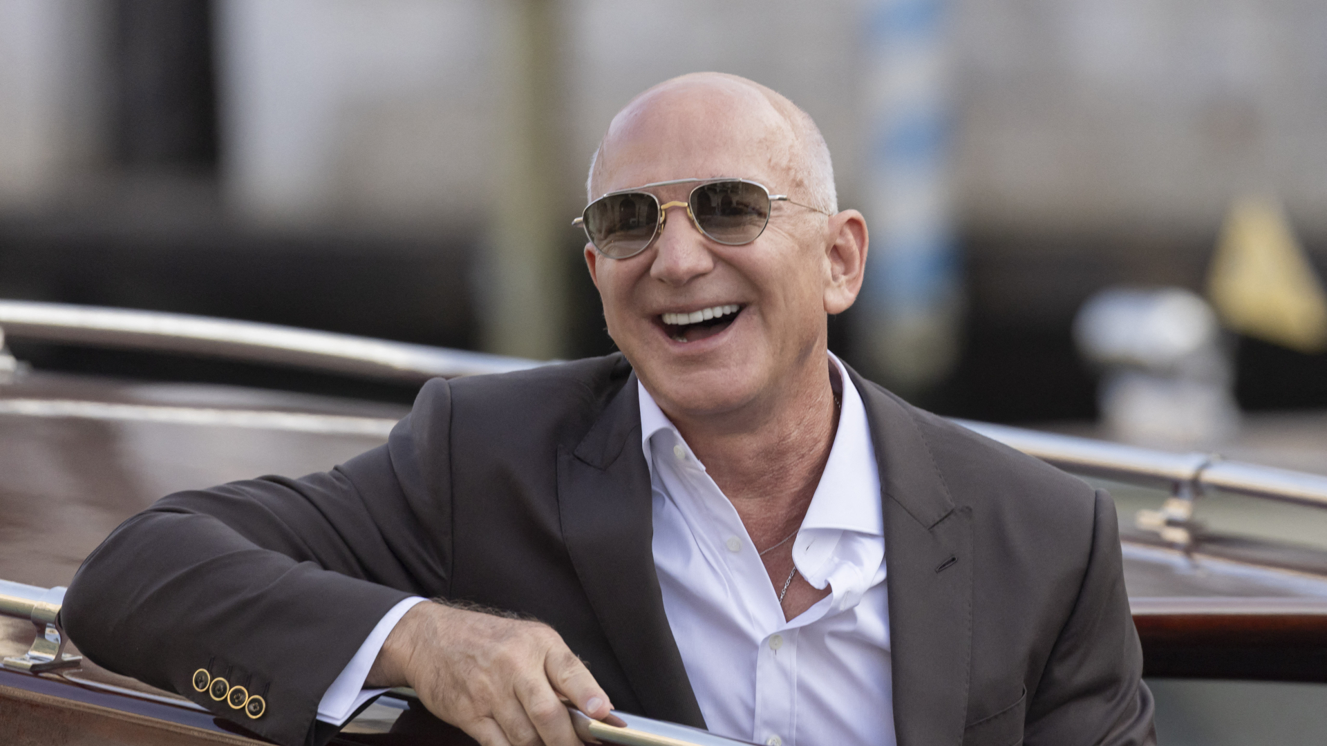 How Much Money Jeff Bezos Makes While You Read This Article