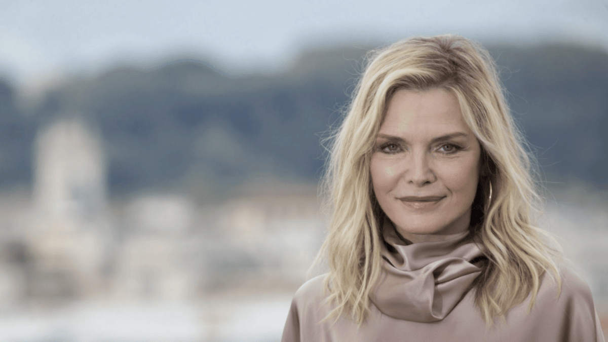 Michelle Pfeiffer, 67, Goes Viral with Jaw-Dropping, Ageless Look on ...