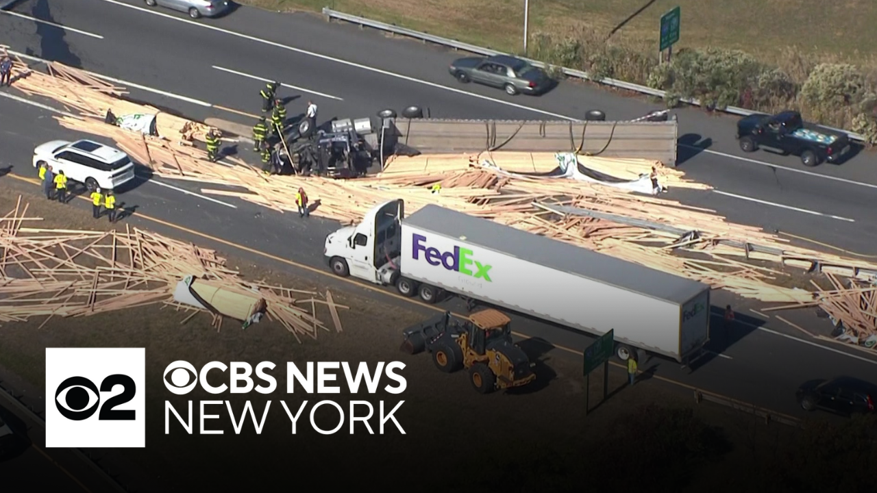 Truck spills lumber on NJ Turnpike ramp in Edison