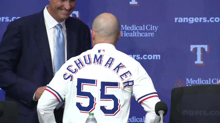 Texas Rangers introduce Skip Schumaker as new manager