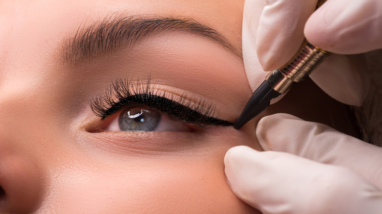 The Best Tips For Applying Liquid Liner Like A Pro
