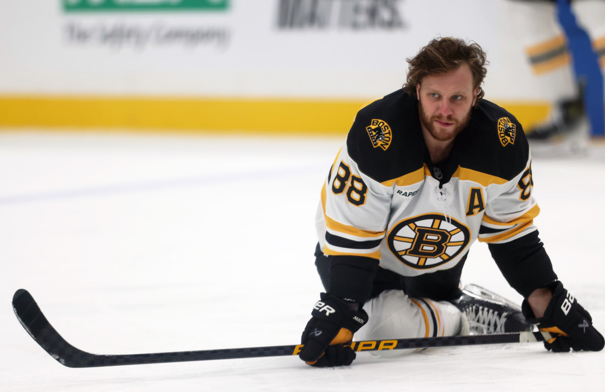 Bruins Need More Than David Pastrnak’s One-Man Show to Make Playoffs