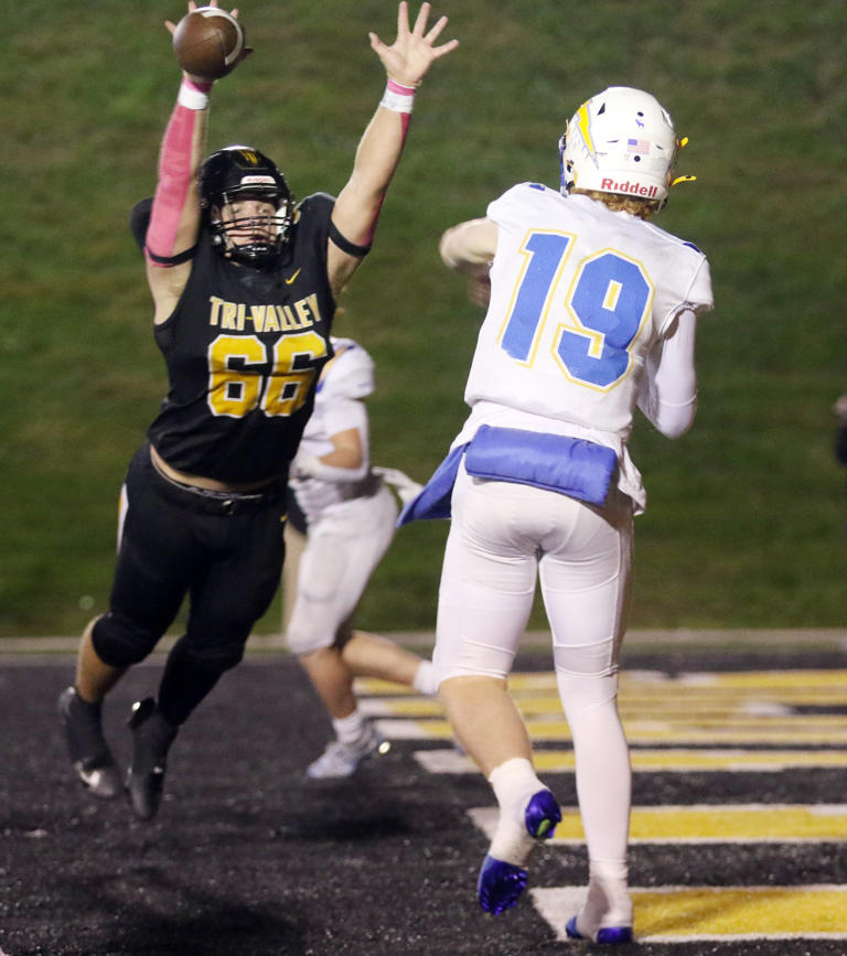 Tri-Valley football puts up 22 unanswered points in fourth quarter to ...