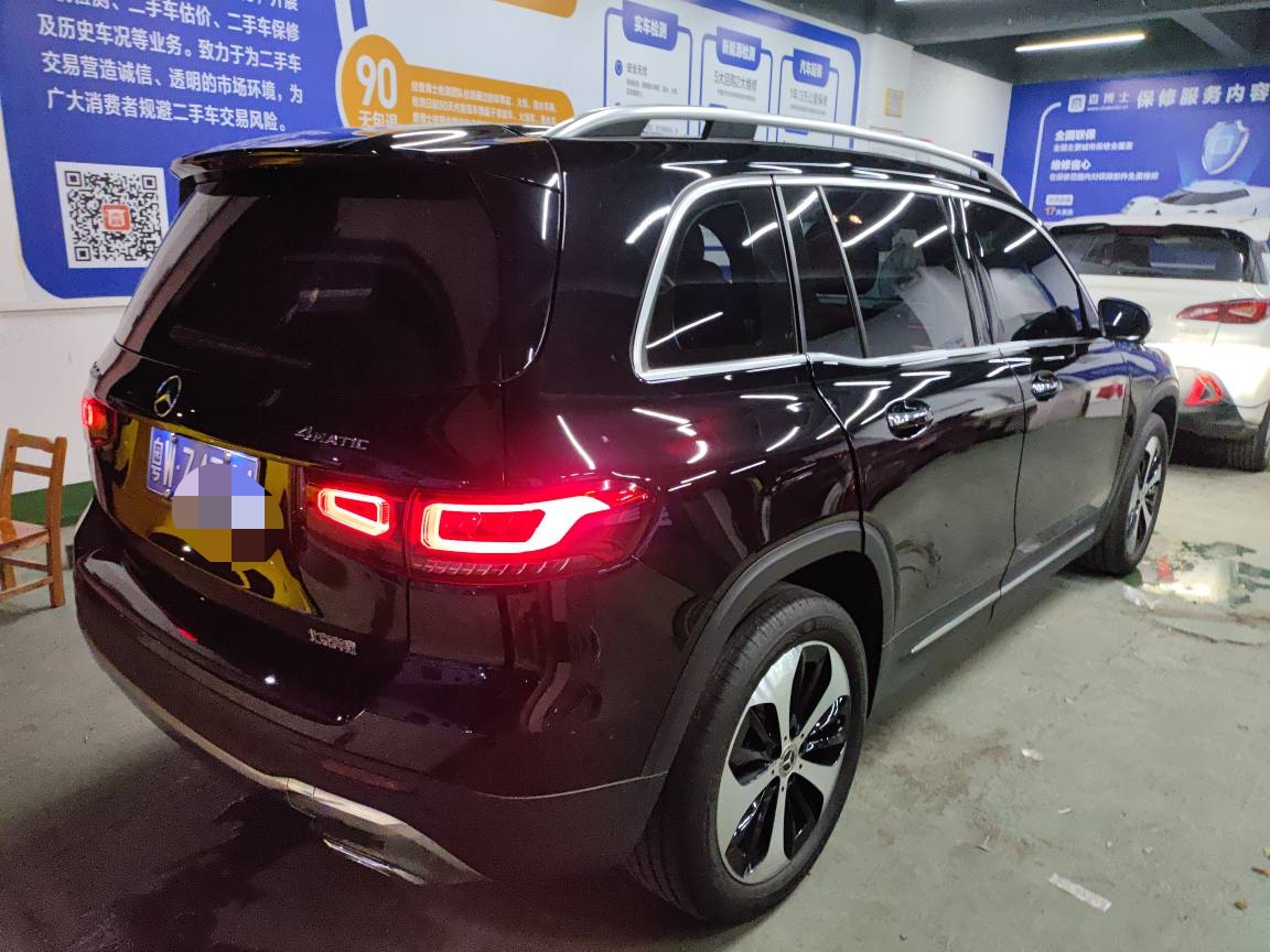 奔驰 奔驰GLB 2023款 GLB 220 时尚型实拍图