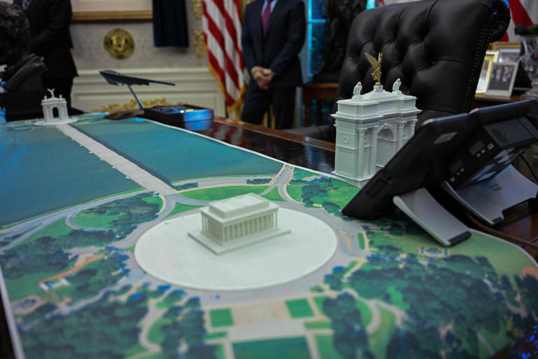 Trump Considers Triumphal Arch for 250th U.S. Independence Anniversary