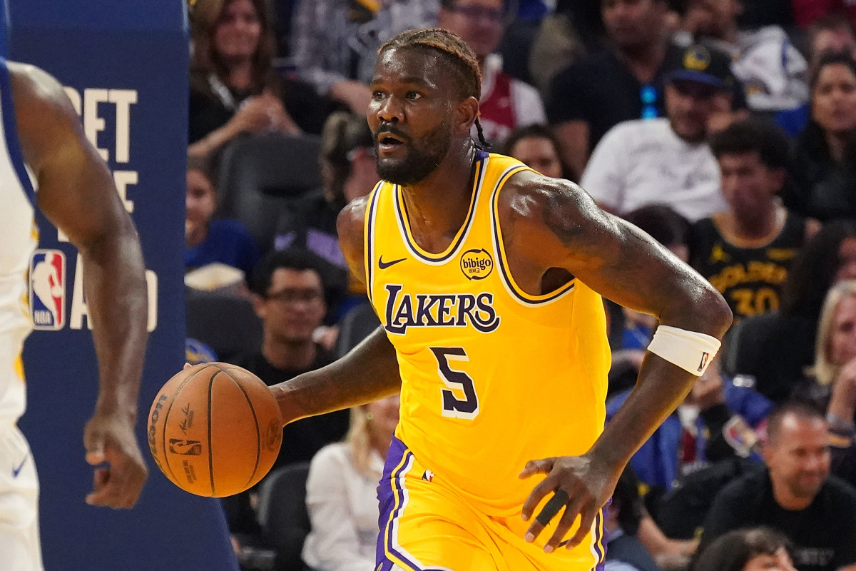 Shaquille O'Neal Sends Clear Message to Lakers' Deandre Ayton After ...
