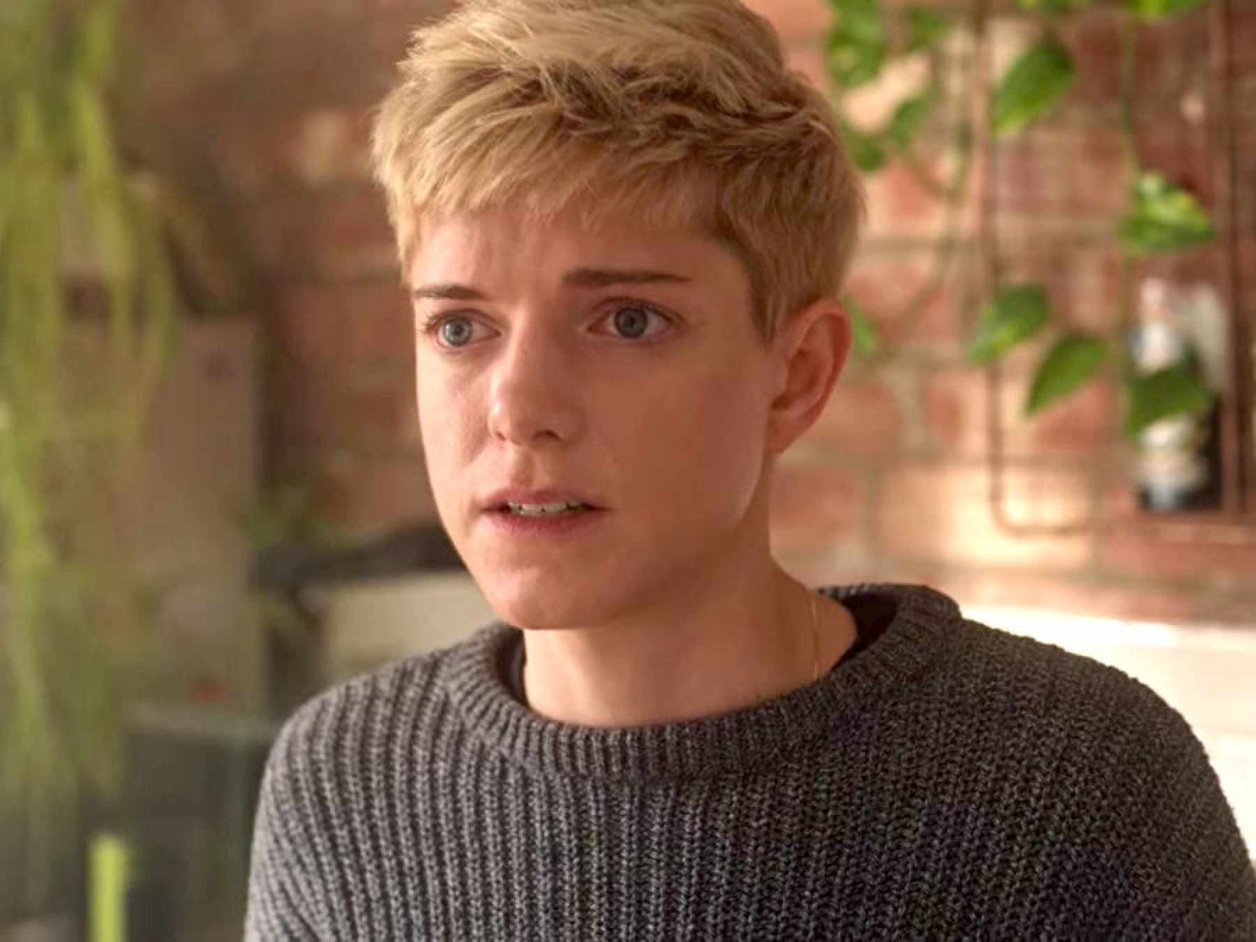 Who is Mae Martin, who plays officer Alex Dempsey in Wayward on Netflix?