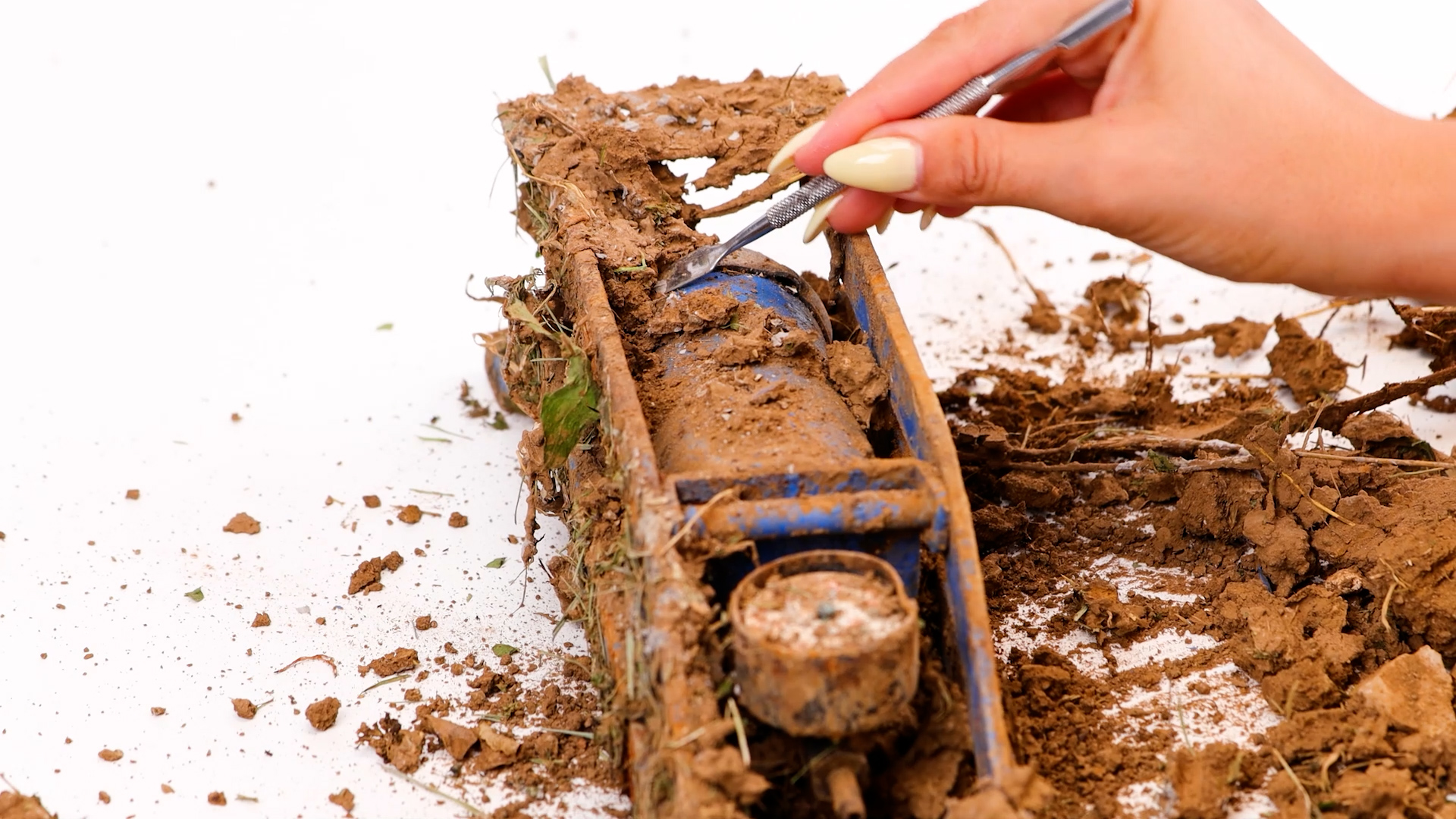 Cleaning and restoring a Rusty Tire Pump
