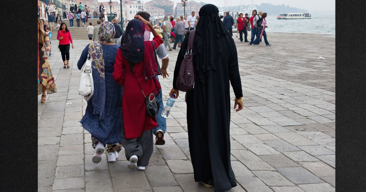 Italy Considering New Law to Fight Radical Islam That Includes Burqa Ban