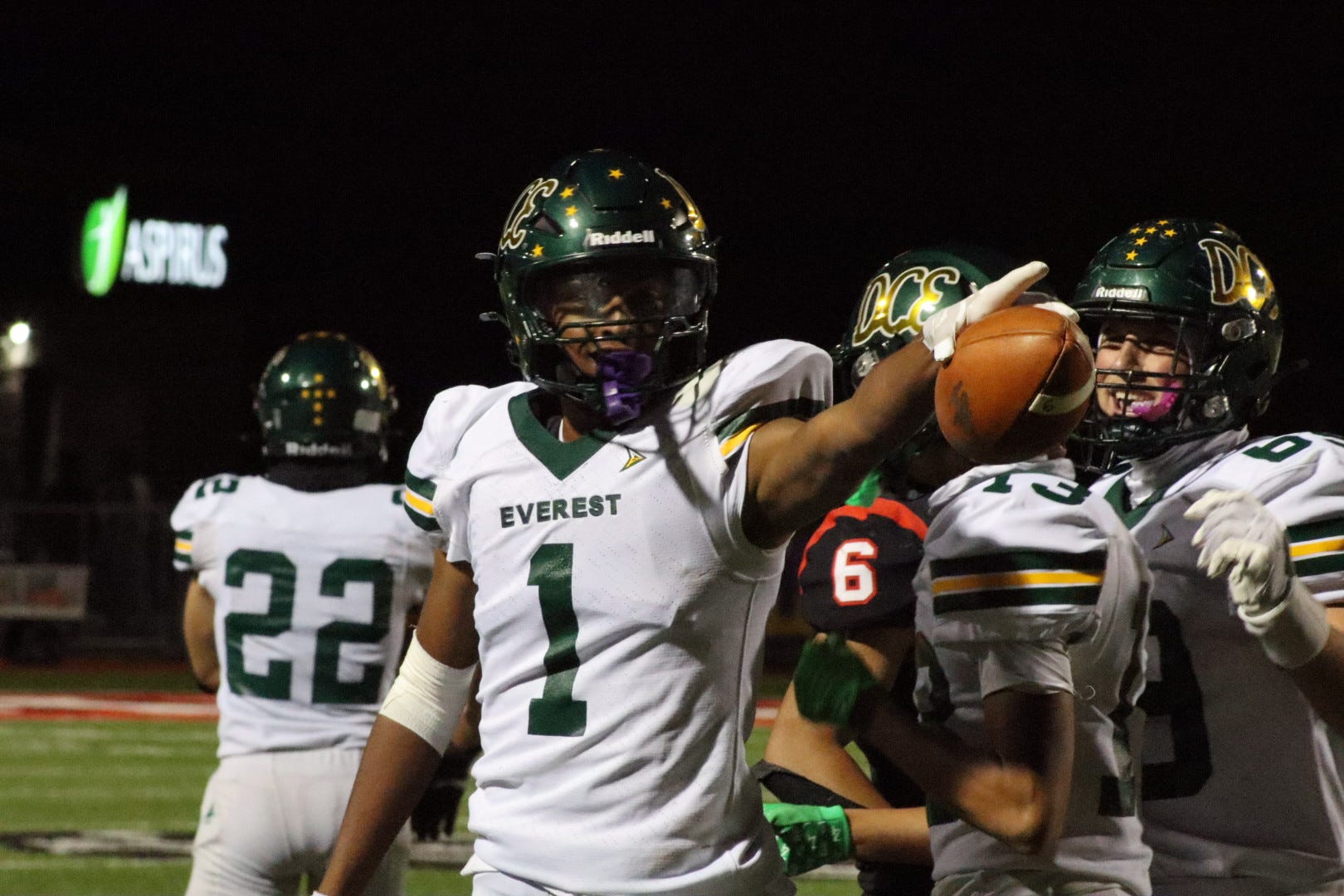 Central Wisconsin Level 1 playoff football scoreboard, live updates