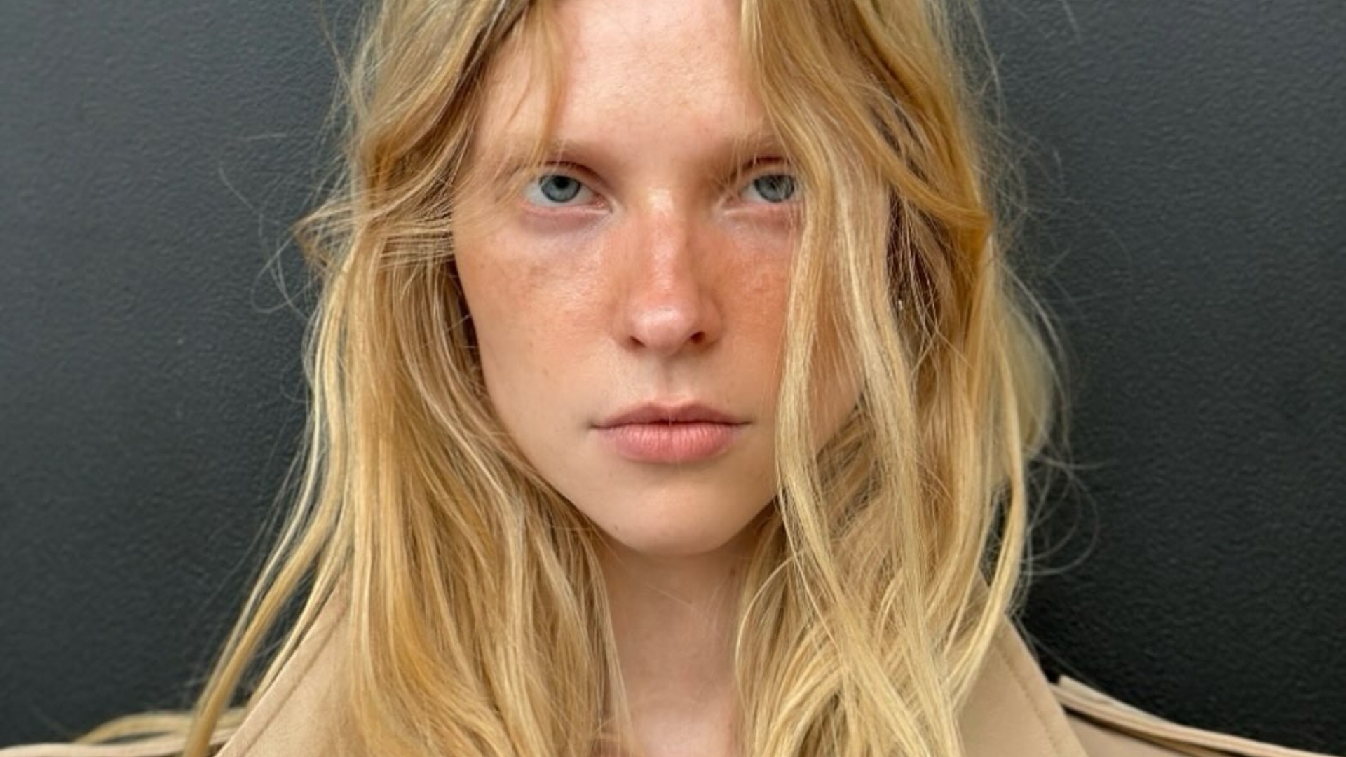 Dare to stop doing your hair: the trend no one saw coming