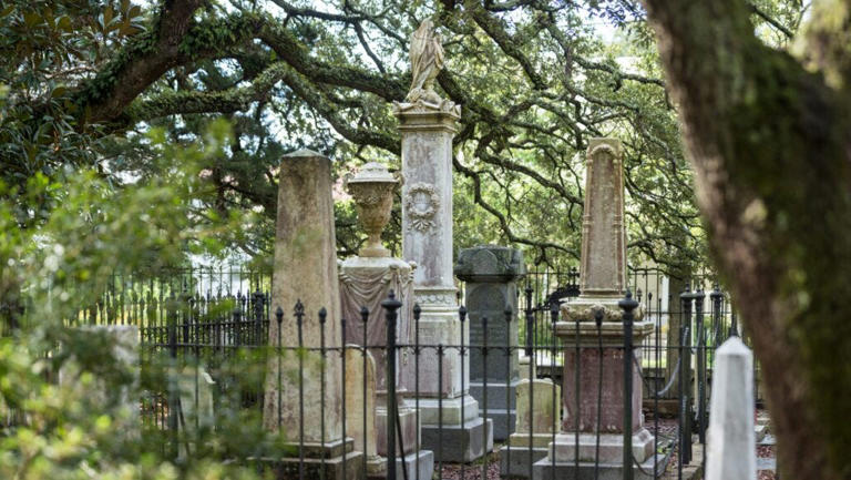 13 haunted US destinations where you can stay the night