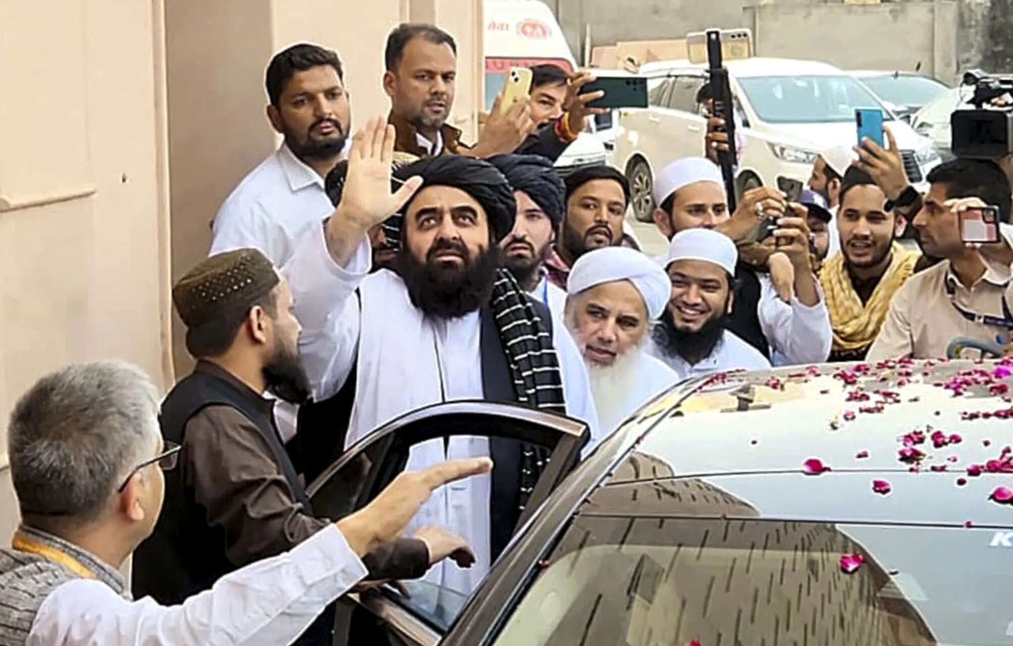 Afghan foreign minister visits Darul Uloom Deoband Islamic seminary ...