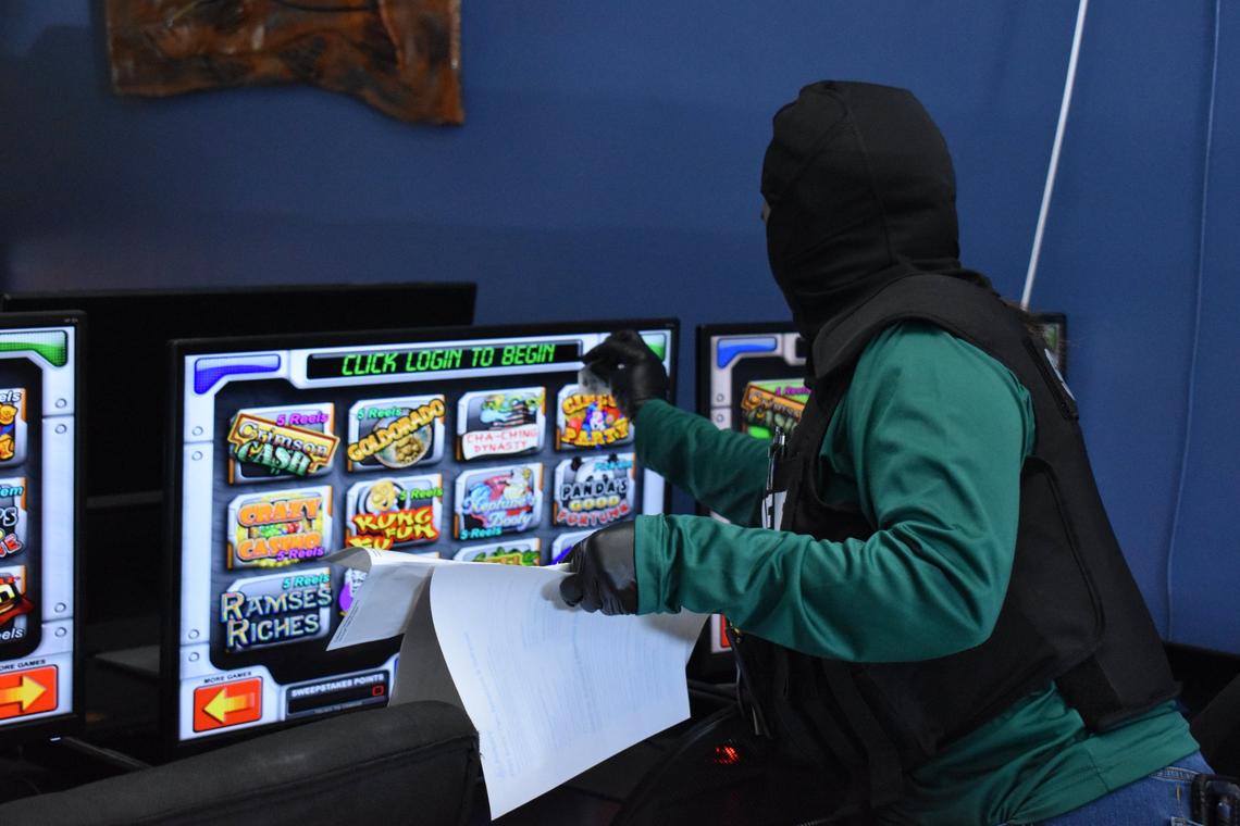 Hundreds of illegal gambling machines seized in Manatee raids ...