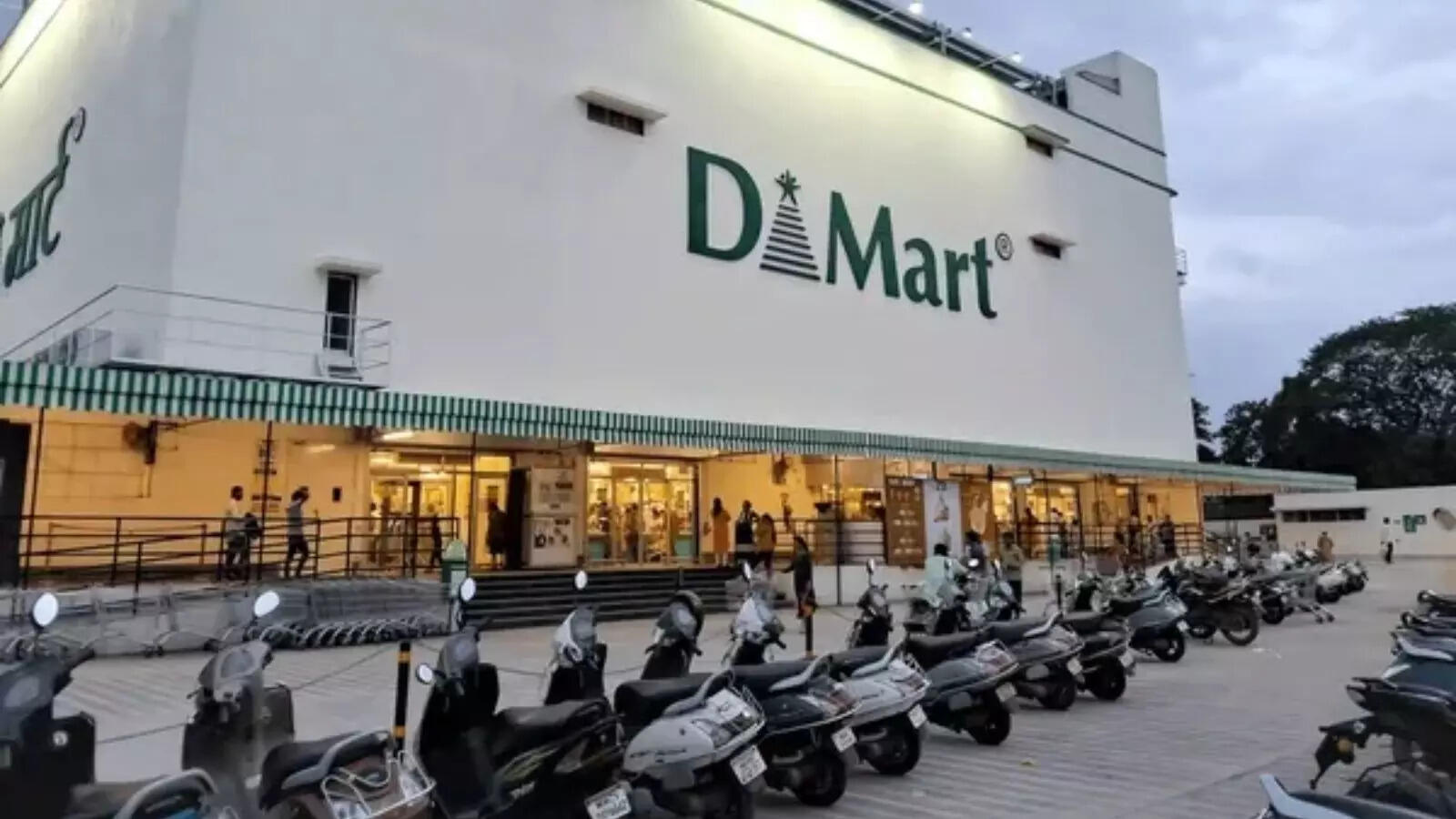 Avenue Supermart Q2 Results: DMart operator's cons PAT rises 4% YoY to Rs 685 crore, revenue ...