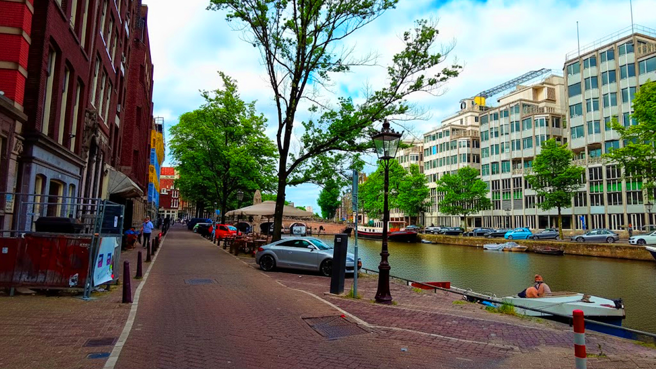 Amsterdam Wandeltour – Door de Straten en Grachten van het Centrum