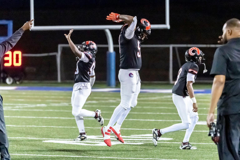 Carver-Birmingham beats Wenonah for 4th straight win