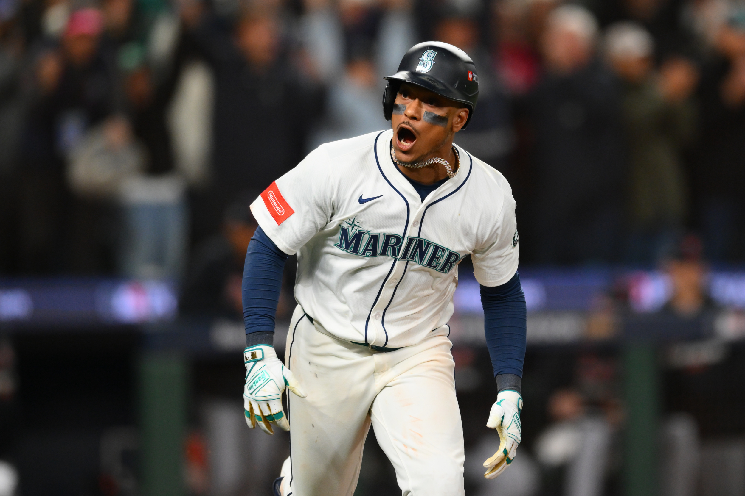 Mariners walk-off Tigers to survive wild 15-inning ALDS Game 5