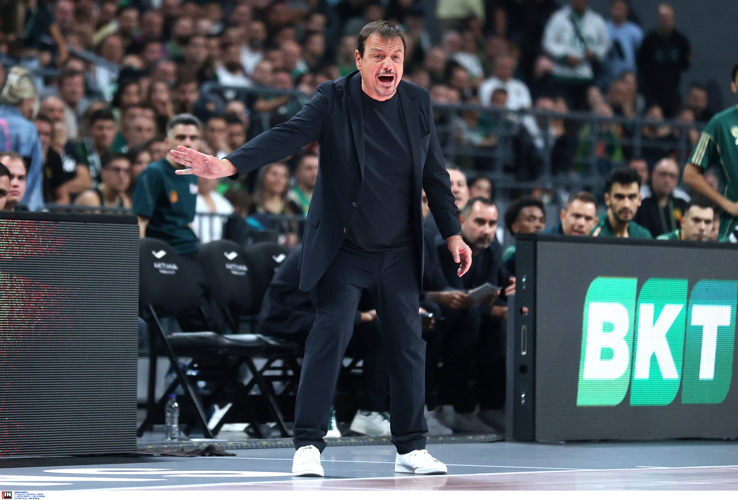 Χάος στους πάγκους της Basket League: Η διαμάχη μεταξύ ΕΟΚ – ΓΓΑ θέτει ...