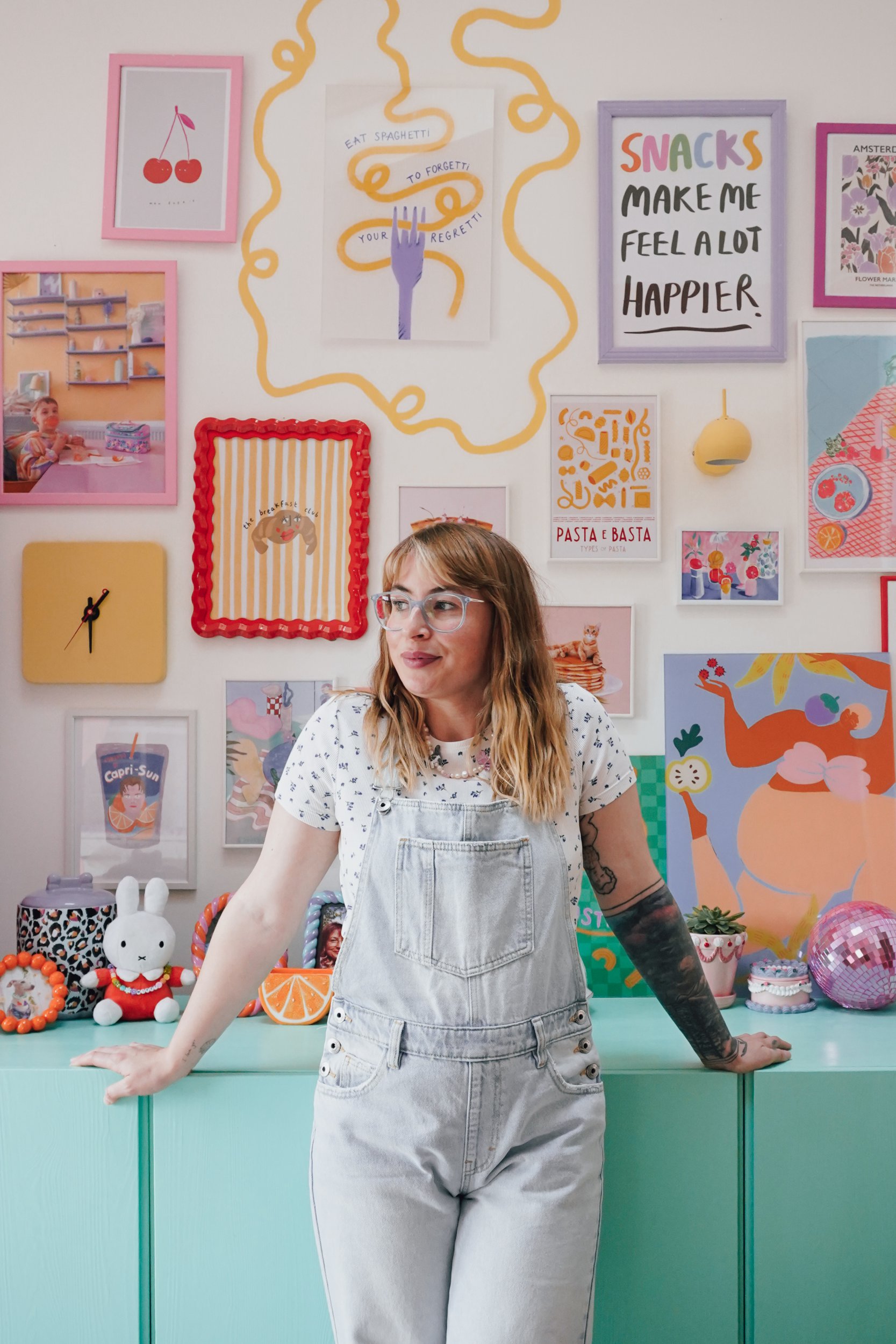 Mum’s £975 Dorset rental is a colourful dopamine dream