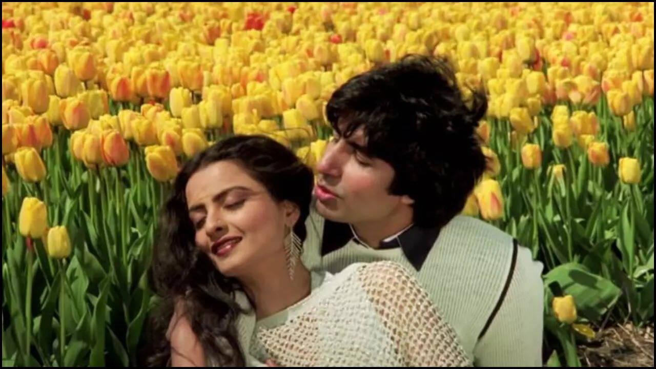 Amitabh Bachchan's most iconic songs: 'Paan Banaras Wala' to 'Dekha Ek ...