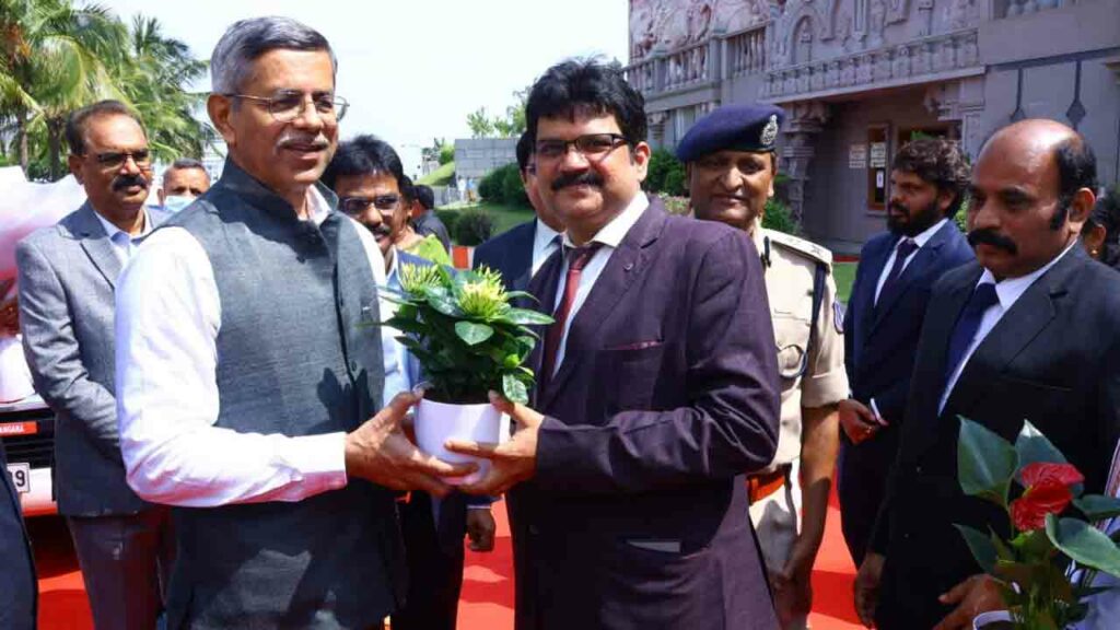 CJ Aparesh Kumar Singh | యాదాద్రీశుని సేవలో హైకోర్టు ప్రధాన న్యాయమూర్తి..