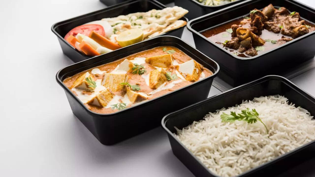 Hidden danger of black plastic food containers in delivery: Toxic ...
