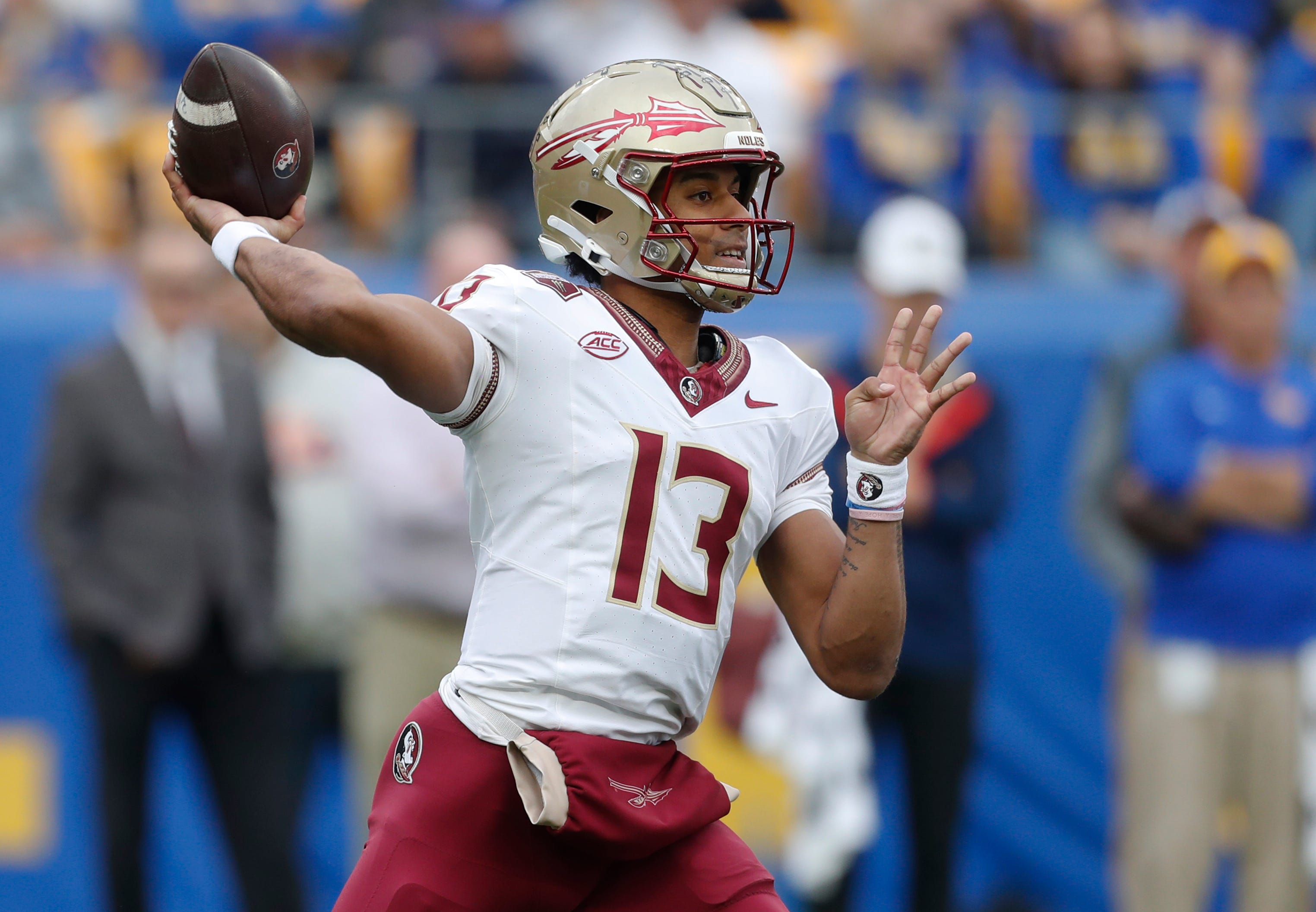 Elite quarterback sets multiple visits with FSU Seminoles