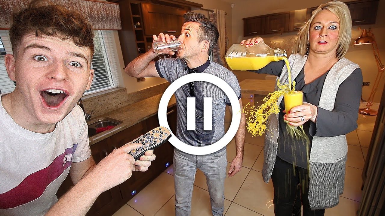 Parents freeze for 24 hours in the pause challenge