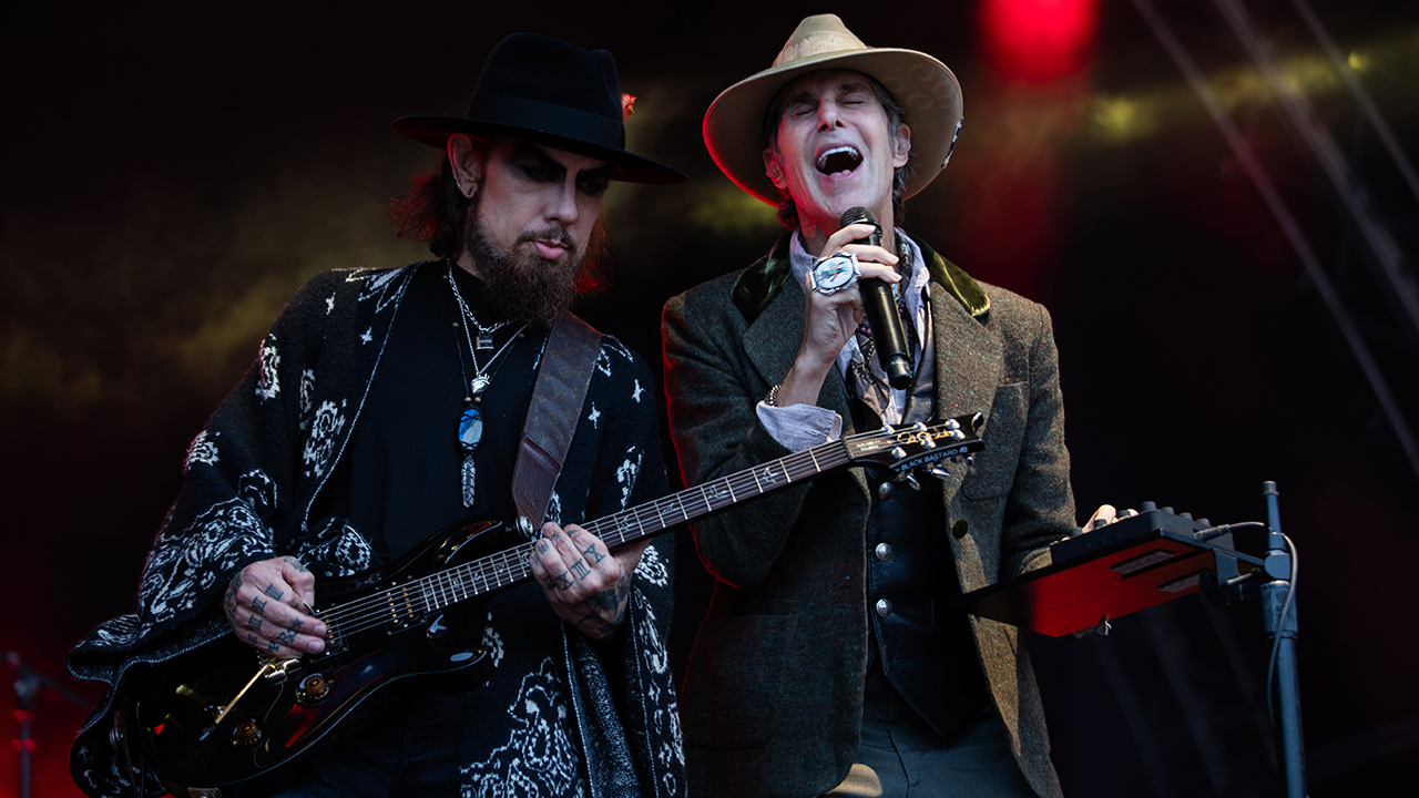 Jane's Addiction founder Perry Farrell's former LA home hits the market ...