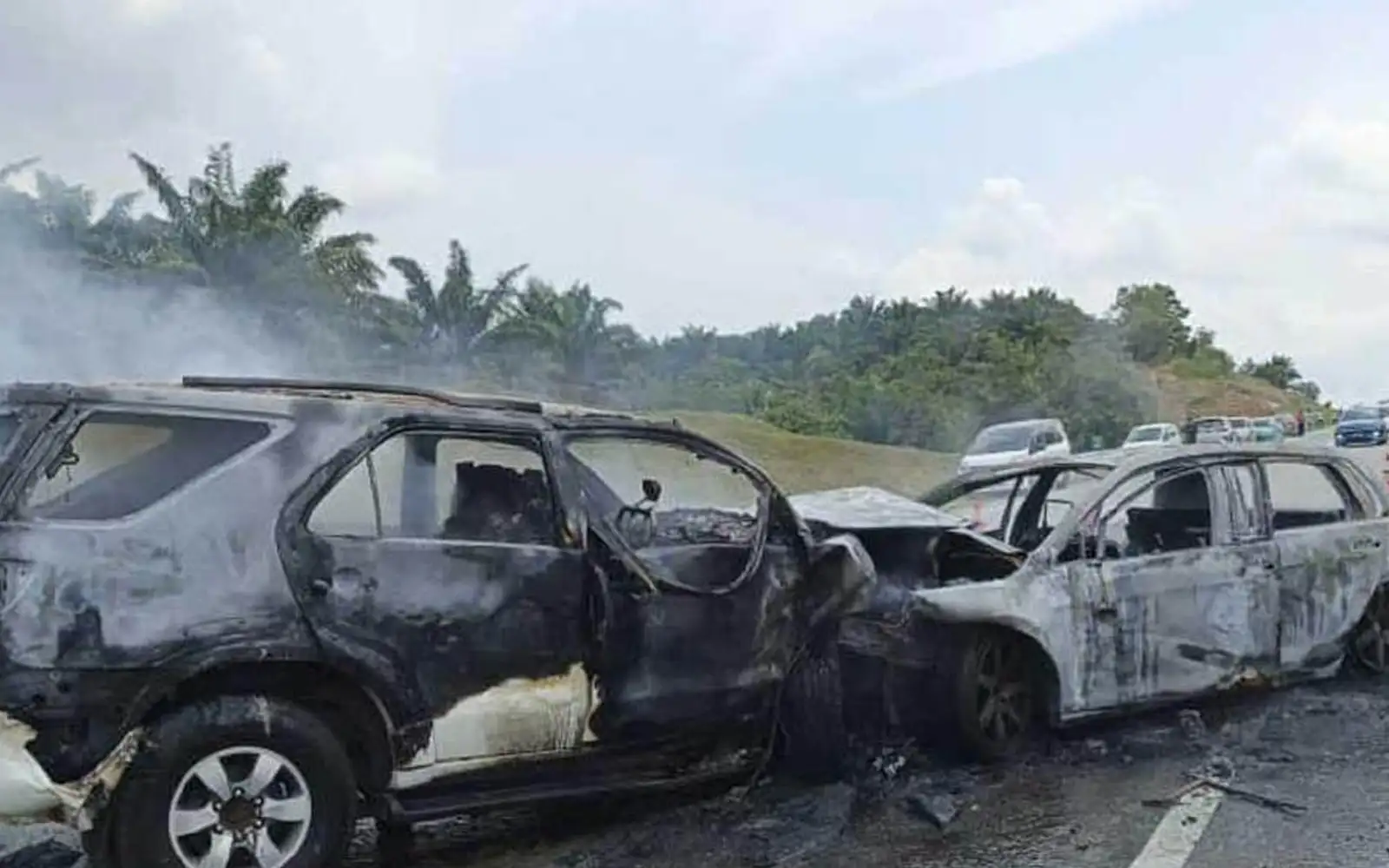 2 killed, 5 others injured in three-car accident