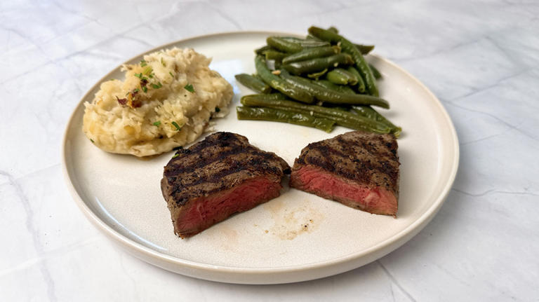 Who Has The Better Steak: Chili's Or Applebee's?