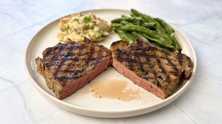 Who Has The Better Steak: Chili's Or Applebee's?