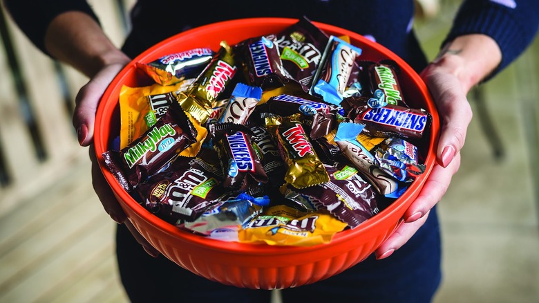 Ranking Popular Halloween Candy From Worst To First