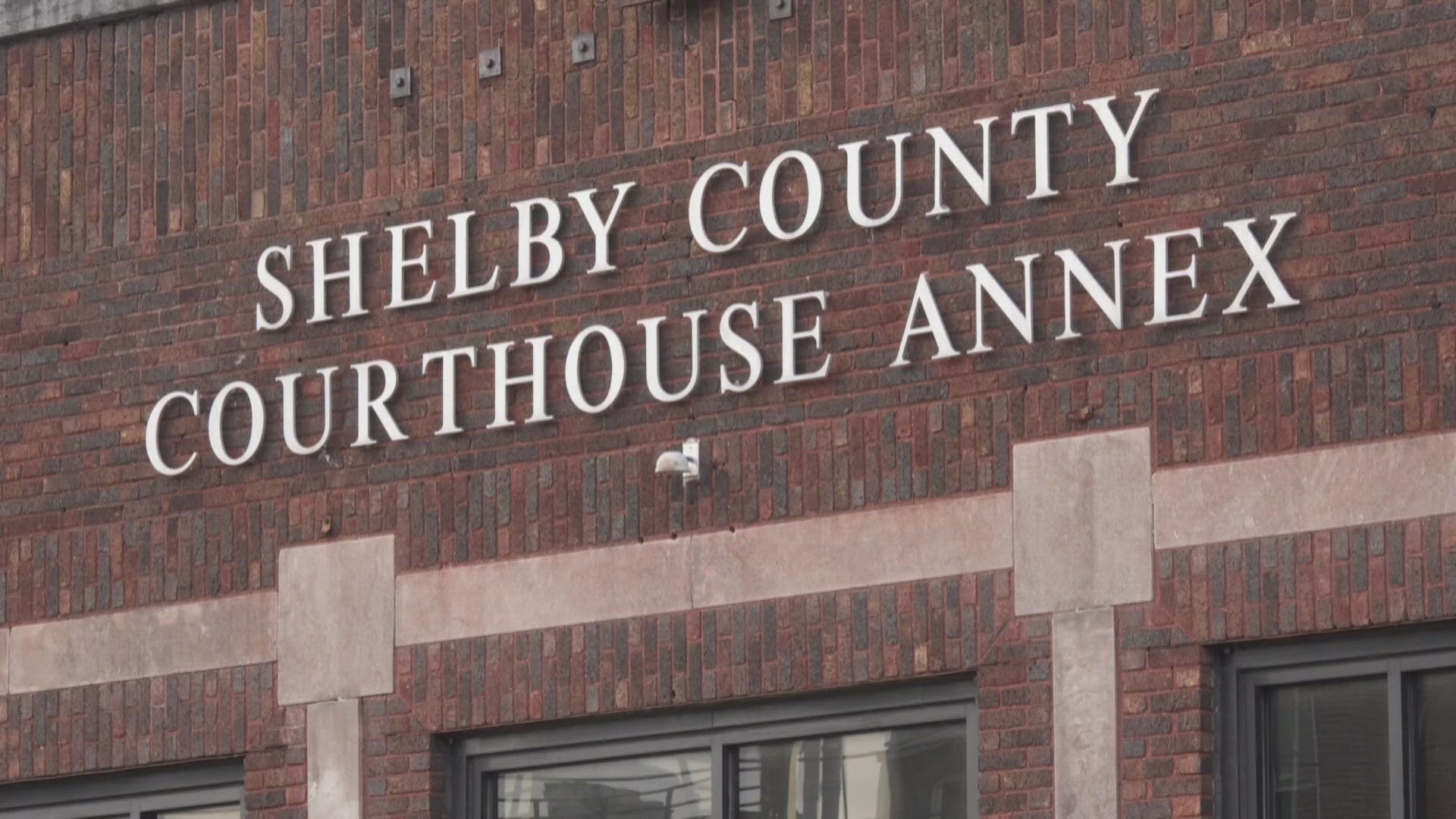 Shelby County government building shut down from bed bug outbreak