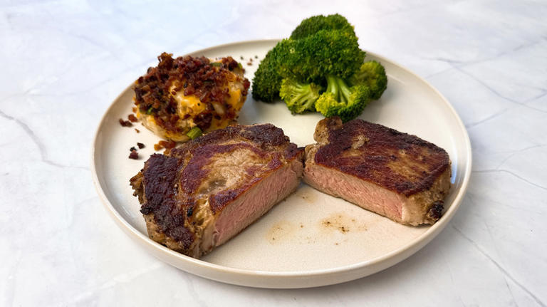 Who Has The Better Steak: Chili's Or Applebee's?