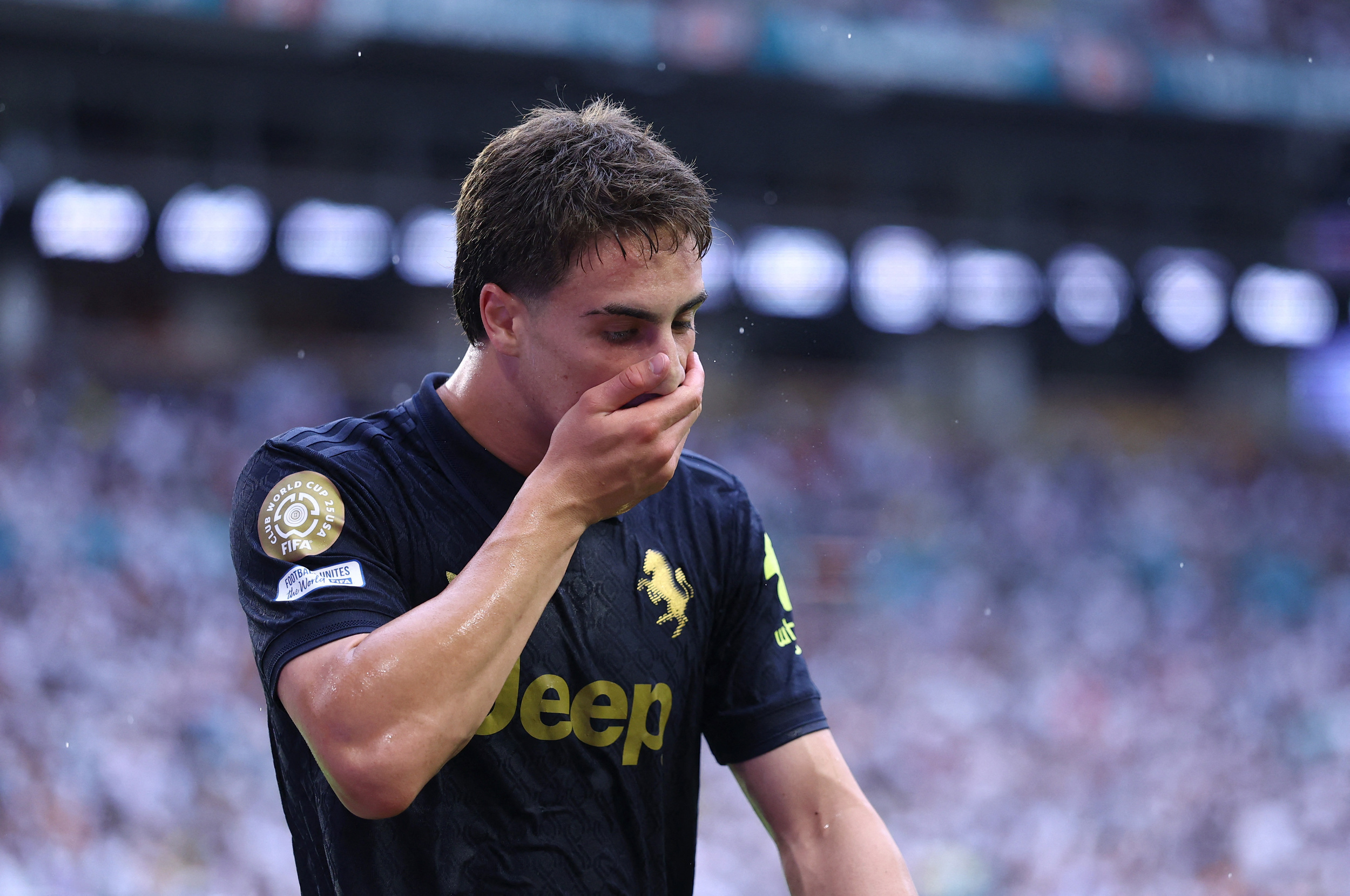 Manchester United readying €90 million offer to beat Arsenal and ...