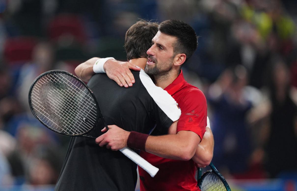 Shanghai 2024 : le premier duel entre la légende Djokovic et le talentueux Mensik