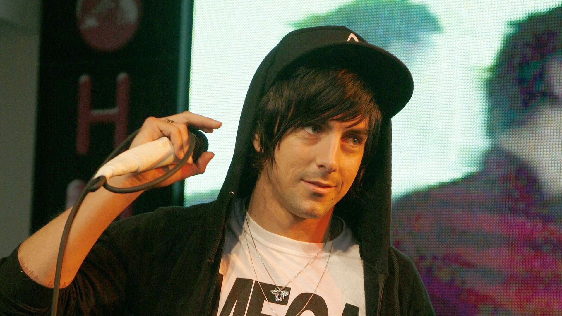 Lostprophets singer Ian Watkins dead after prison attack, cause of ...