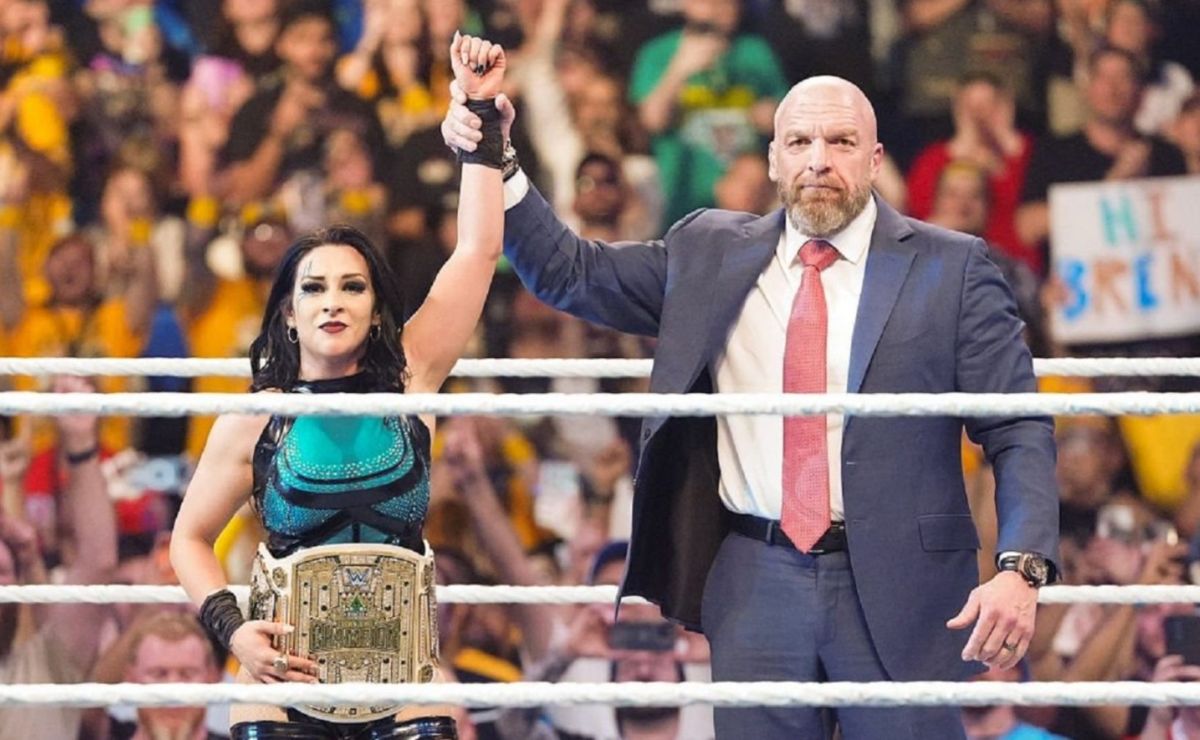 Reina absoluta de WWE: Stephanie Vaquer conquista el título en Crown ...