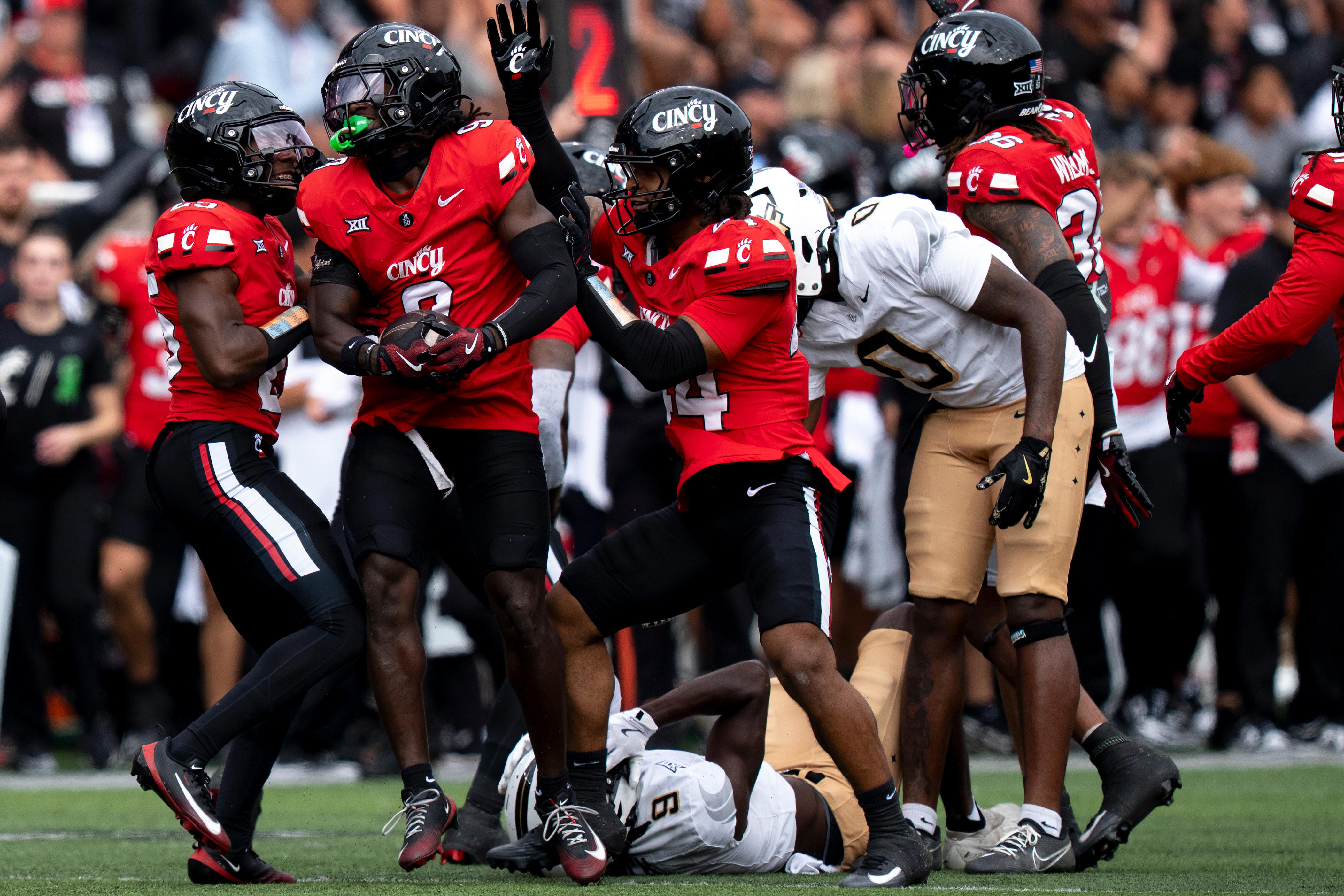 Cincinnati Bearcats football returns to Top 25 for 1st time since 2022