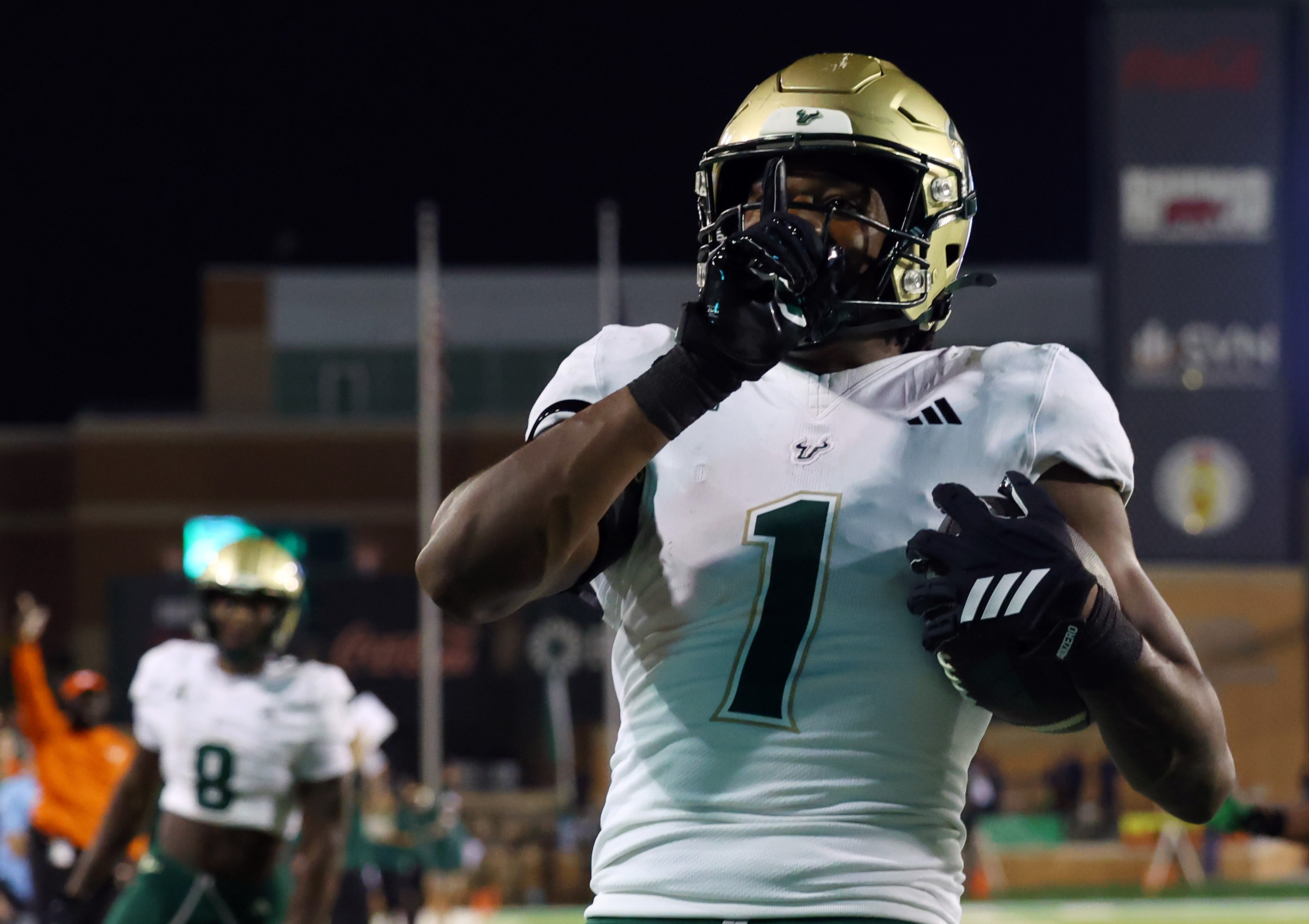 How No. 24 USF scored 4 TDs in span of 3½ minutes to turn one-score ...