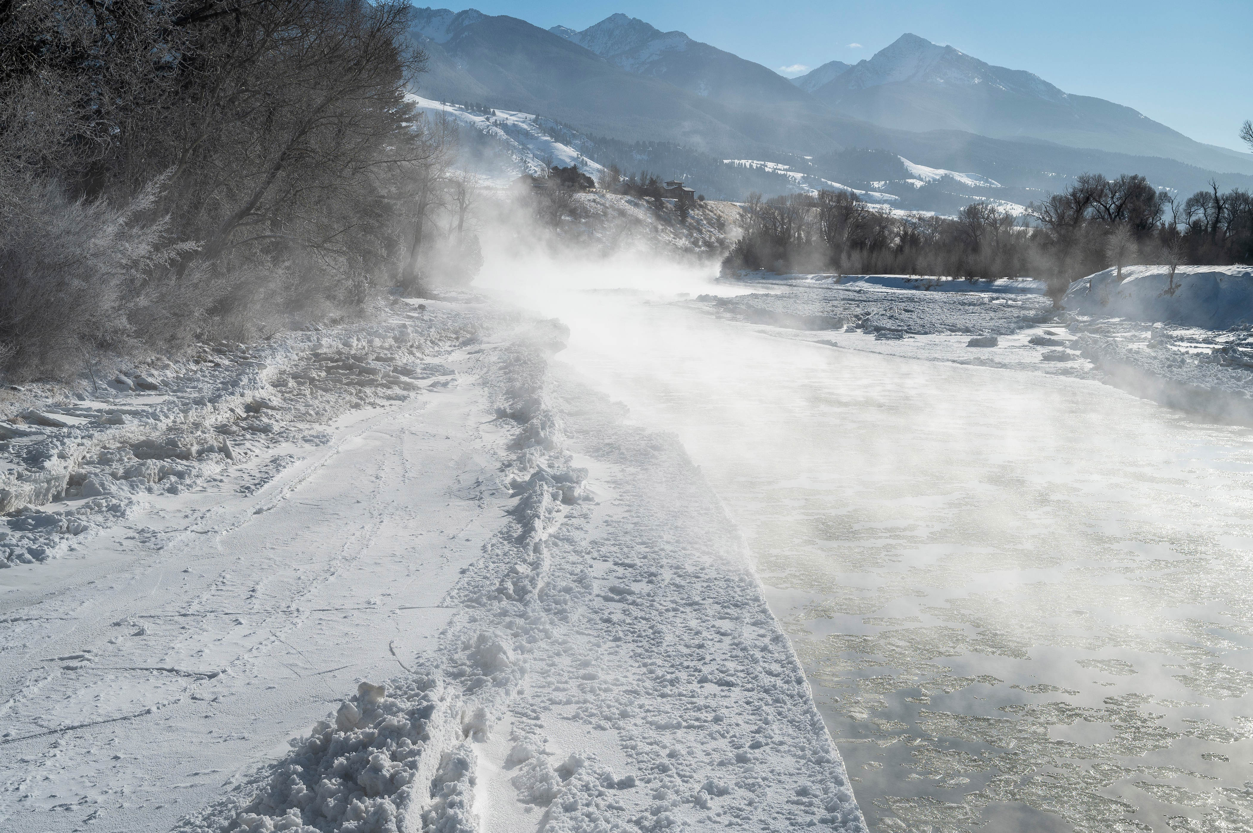 Winter storm warning as 20 inches of snow to hit