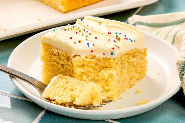 I asked 4 bakers to name the best yellow cake mix, and they all said ...