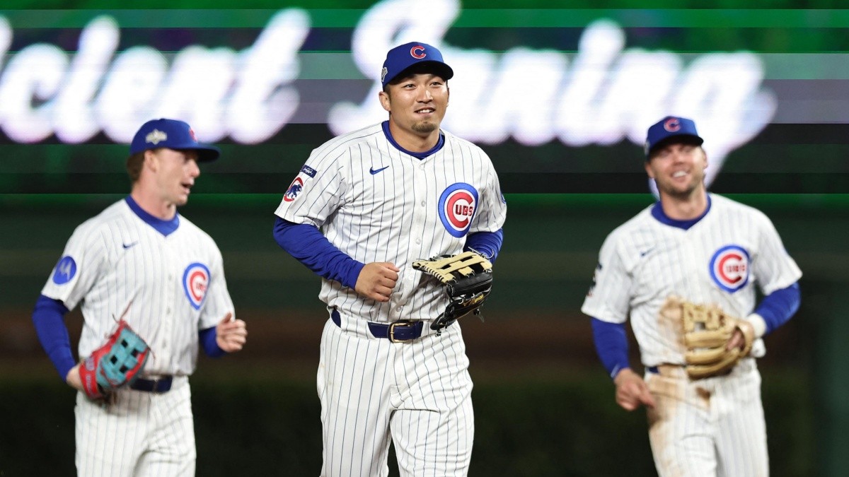 MLB: Cubs Fans Throw a Feast in the Stands at Wrigley Field Before Game