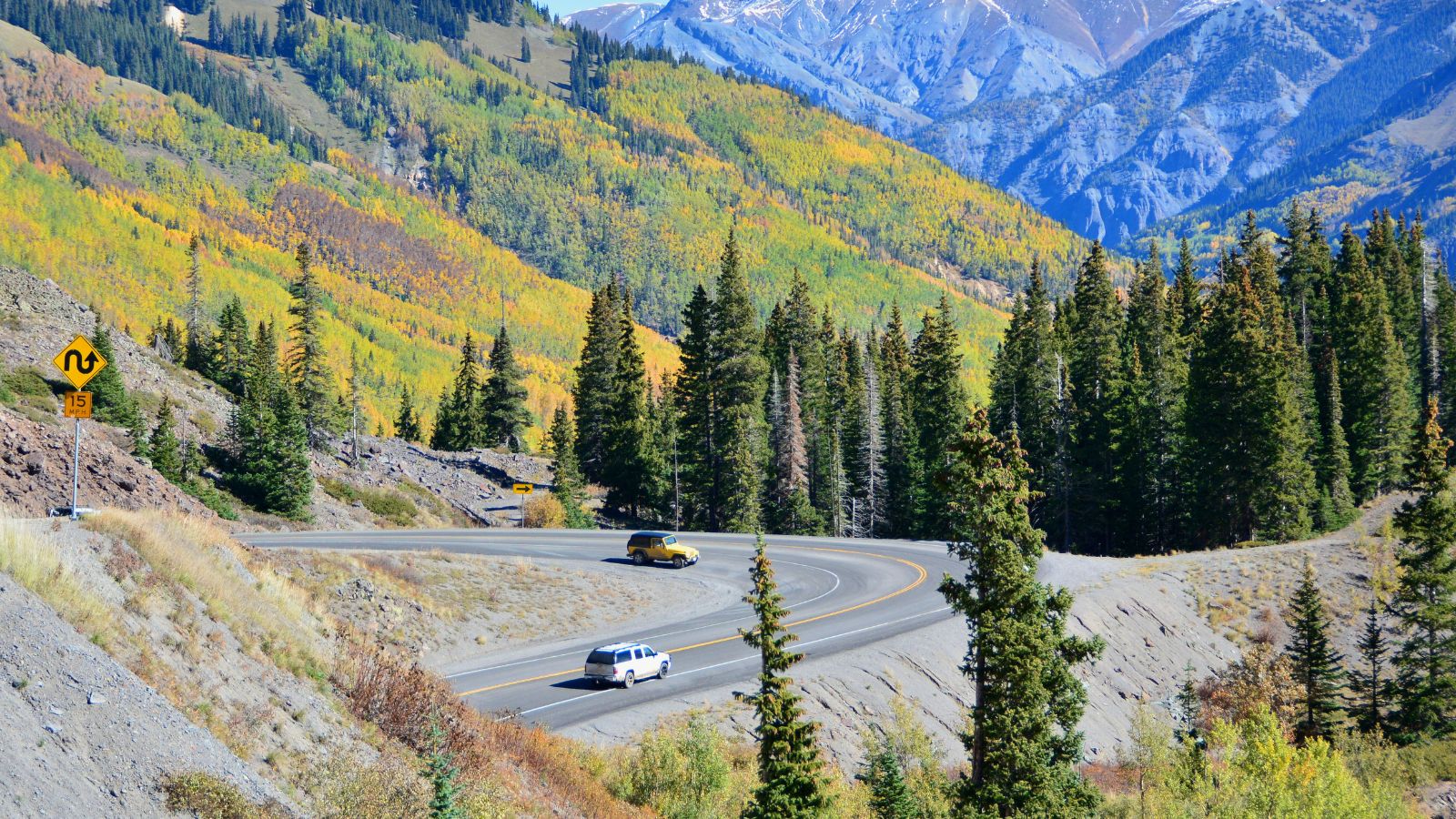 20 U.S. Roads So Stunning, Canadians Can’t Resist Crossing the Border