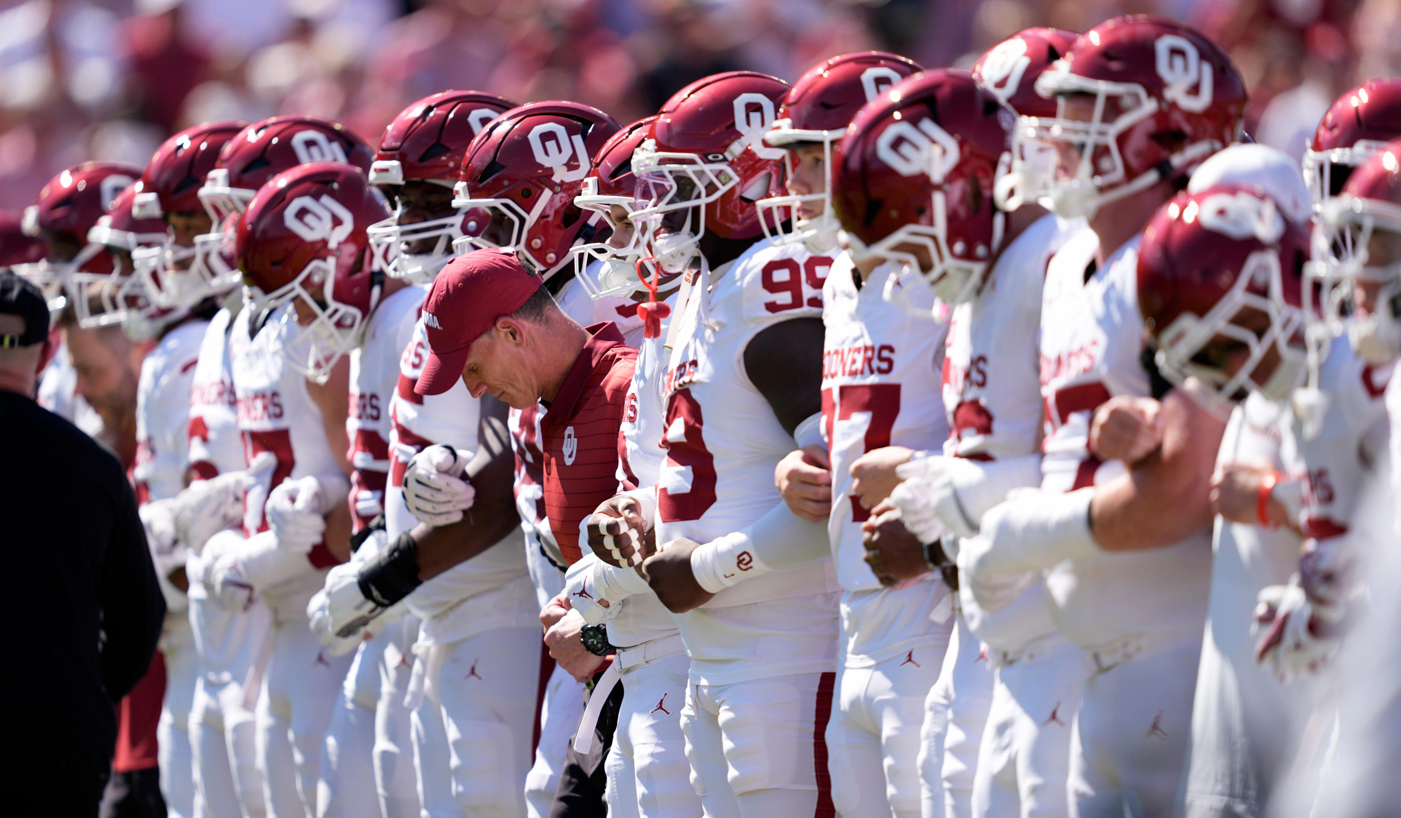 Texas Football, Oklahoma Sooners involved in massive pregame fight