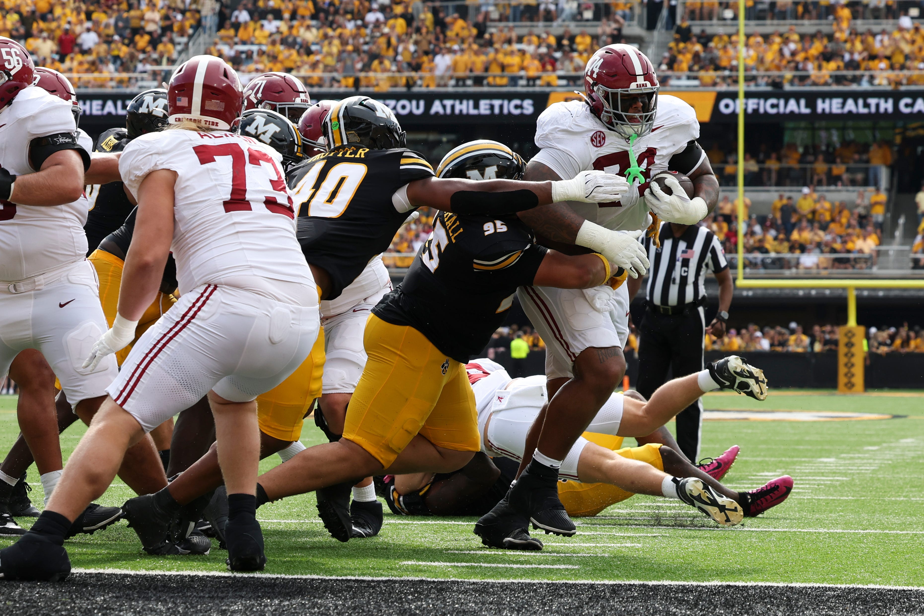 Alabama's Kadyn Proctor has college football world buzzing with wild run