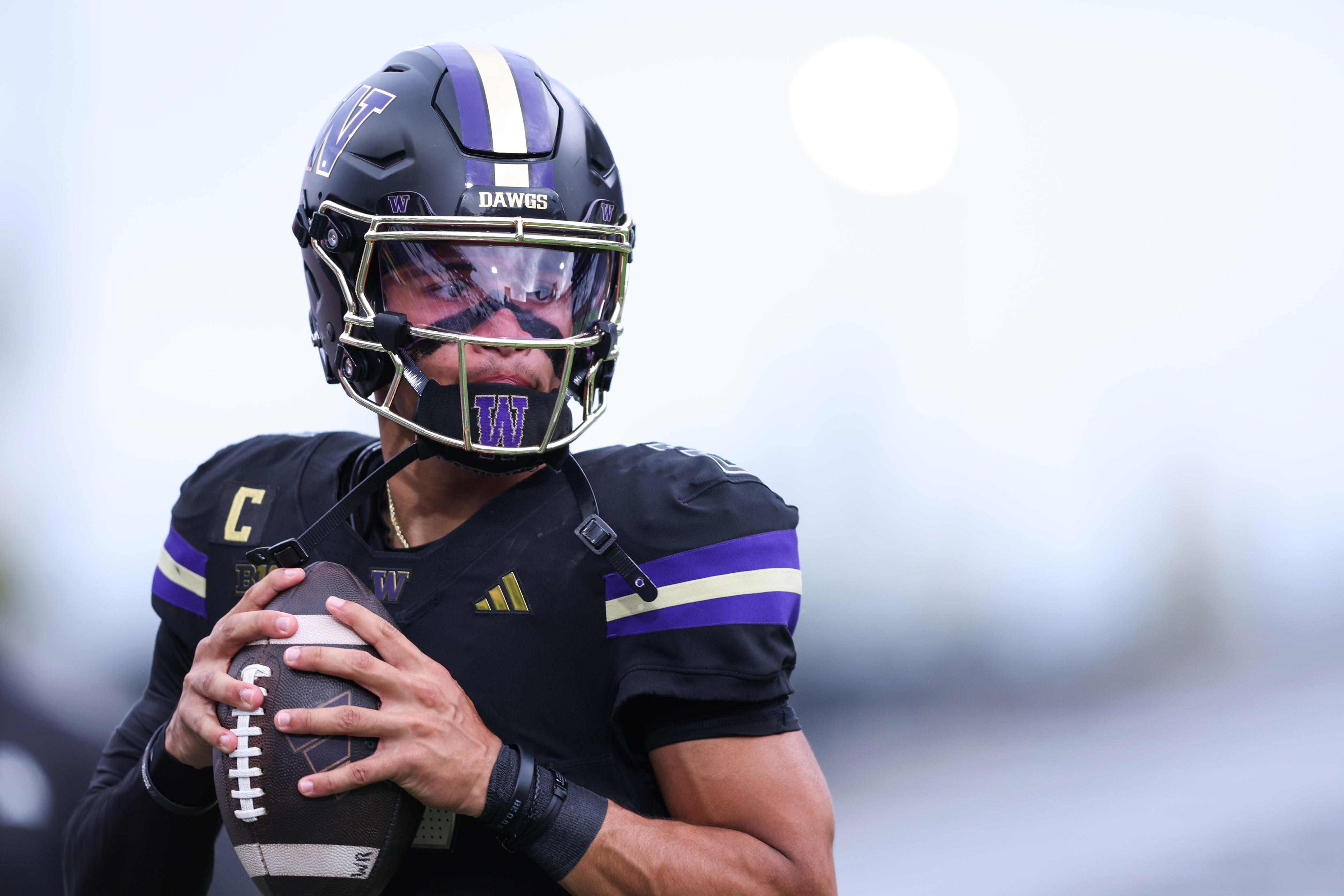 Washington football star QB earns second Big Ten Offensive Player of ...